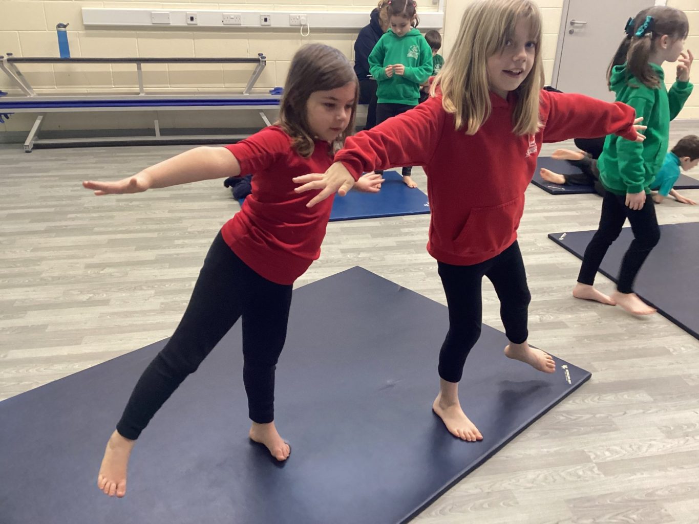 KS1 - Class 3 - PE - Cookridge Primary